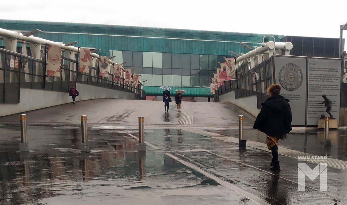 อนุสรณ์แห่งความทรงจำ ที่ยังถูกจารึกไว้ที่ เอมิเรตส์ สเตเดี้ยม