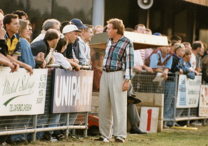 สตีฟ เดวีส์ : แฟนบอลเวสต์แฮมที่ได้ลงแข่งจริงเพราะปากแจ๋ว | Main Stand