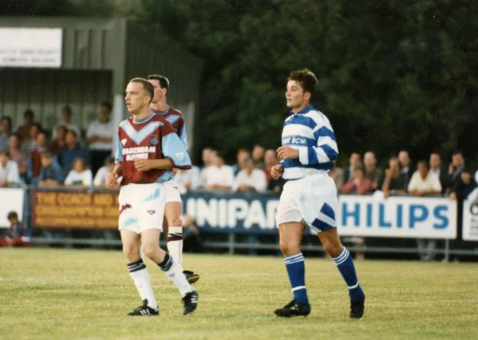 สตีฟ เดวีส์ : แฟนบอลเวสต์แฮมที่ได้ลงแข่งจริงเพราะปากแจ๋ว | Main Stand