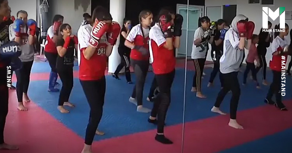 AlgeriangirlsgettheirkicksinMMA000.jpg